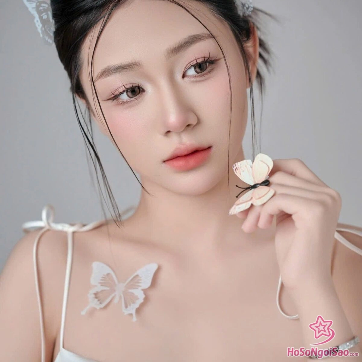 Trần Hà Linh - Hành Trình Vượt Sóng Gió Của Hotgirl Ngoại Thương